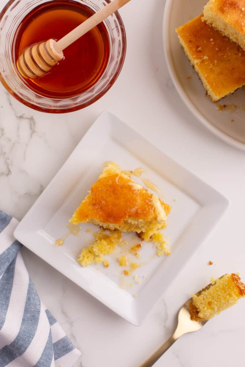 Easy Moist Cornbread Recipe